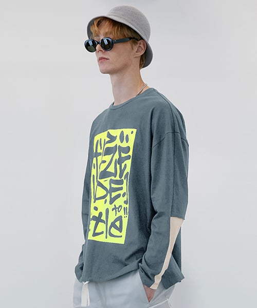 테이즈(TAZE) Graffiti Two-tone T-shirt (Blue Gray) - 사이즈 & 후기 | 무신사