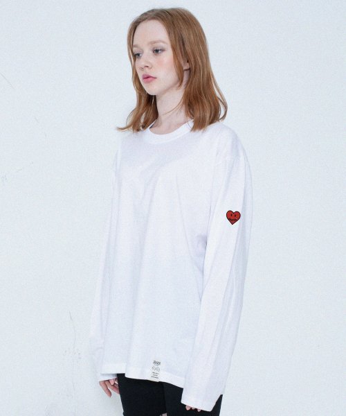 MUSINSA | GRAVER [UNISEX] HEART EMBROIDERED WHITE CLIP LONG SLEEVE T ...