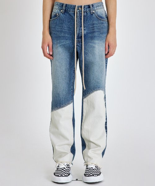 MUSINSA | ATTENTIONROW INDIGO NEEDLES CONTRAST DENIM PANTS (BLUE)