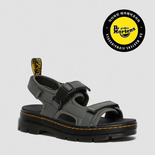 닥터마틴(DR.MARTENS) 포스터 - 사이즈 & 후기 | 무신사