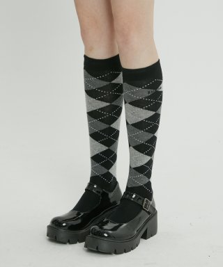 로라로라의 2021 가을 '스너그 클럽' 컬렉션-비디오 숍(VIDEO SHOP) | 무신사