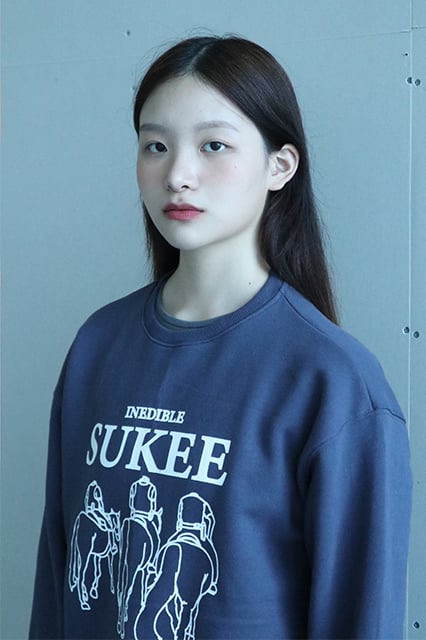 수키(SUKEE) [유니섹스] 인에디블 맨투맨 ( 빈티지 네이비 ) - 사이즈 & 후기 | 무신사