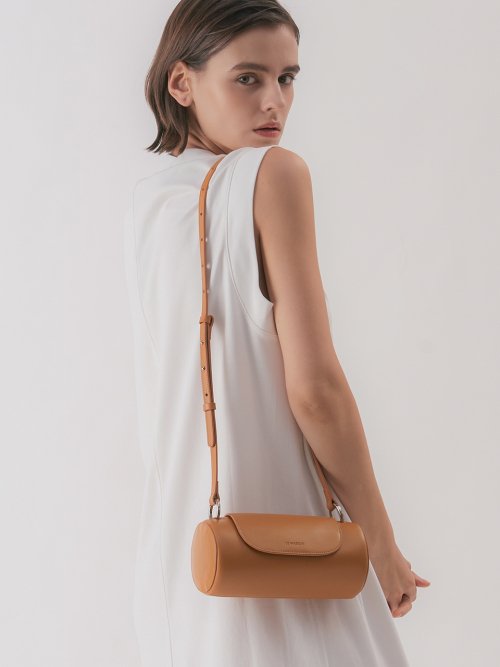 MUSINSA | LEMASQUE Grille Chain Cylinder Shoulder and Crossbody Bag - Caramel