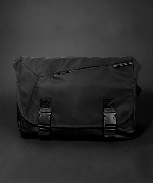 몬스터리퍼블릭(MONSTER REPUBLIC) COMPOUND MESSENGER BAG / JET BLACK - 사이즈 & 후기 ...