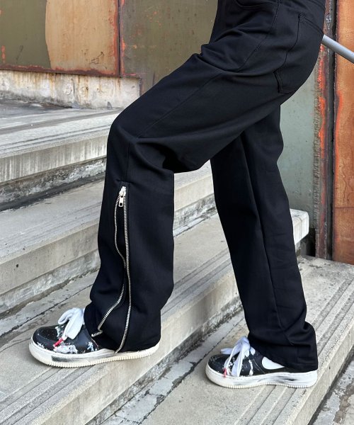 MUSINSA | CLACO Oblique side zipper wide denim pants (black)