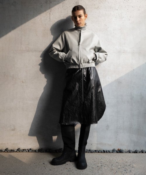 MUSINSA | AVA MOLLI FAUX LEATHER STITCH DEATIL ZIPPED SK (BLACK)