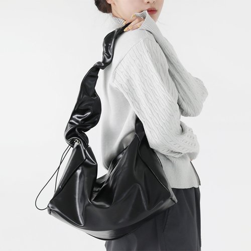 MUSINSA | ALICEMARTHA Alice Masha X Six Six Girls Font 6Colors Shoulder Bag