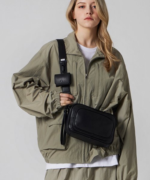 베이스먼트 아카이브(BSMT) 미니멀 신세틱 레더 원포켓 크로스백 - 사이즈 & 후기 | 무신사