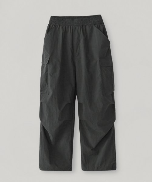 MUSINSA | LAFUDGESTORE Light Weather Wide Cargo Parasuit Pants_Charcoal