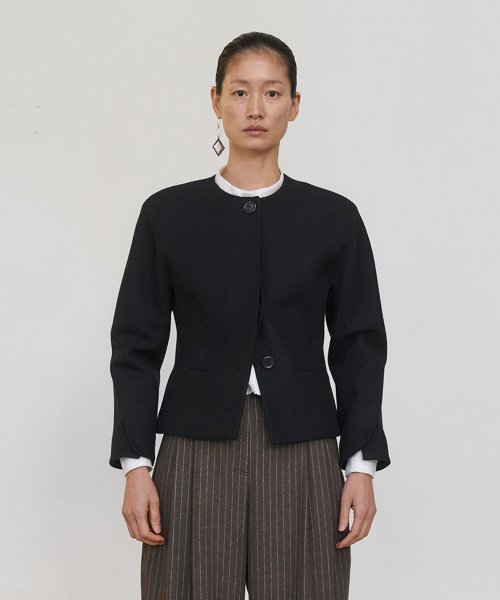 아모멘토 ROUNDED SHOULDER JACKET - 위시버킷