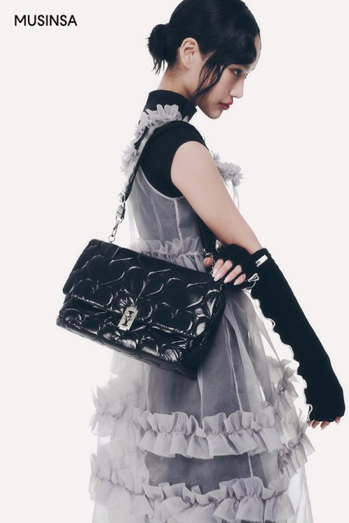 MUSINSA | VUNQUE Toque Baguette Love Quilting Shoulder M (Toque ...