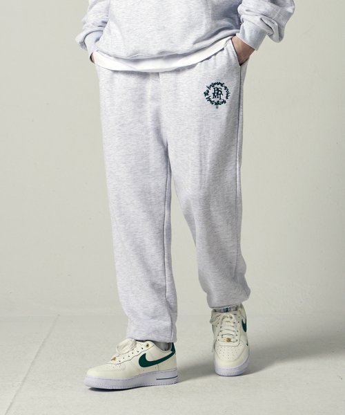 MUSINSA | BSMT BSMT Circle Logo Sweat Jogger Pants Back Melange