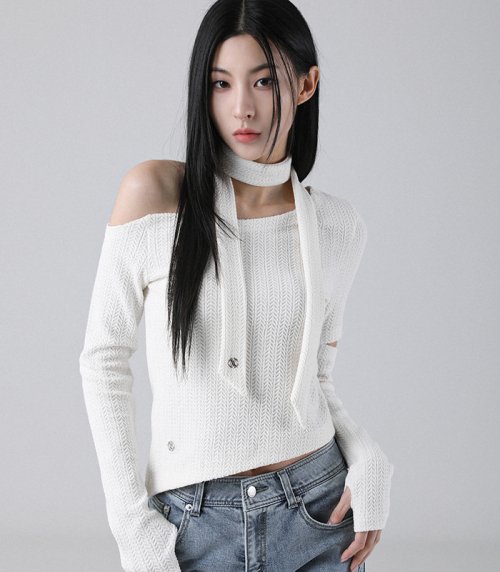 MUSINSA | AVANDRESS Bonnie Off-shoulder Scarf T-shirt IVORY