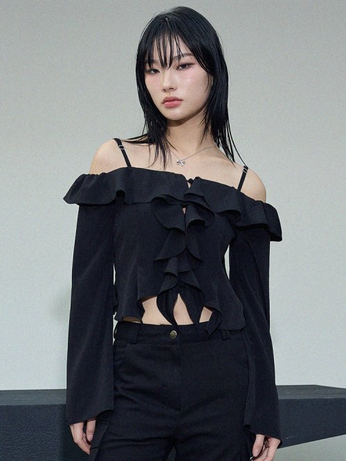 MUSINSA | ITOV SEOUL Off-shoulder frill blouse BK