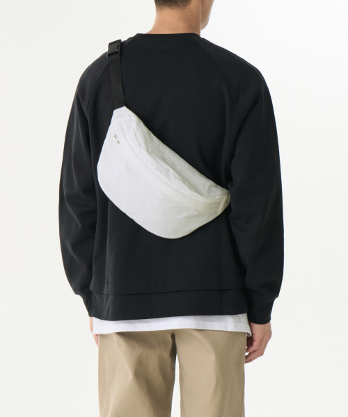 MUSINSA | MUSINSA STANDARD Crinkle Large Waist Bag [Off White]