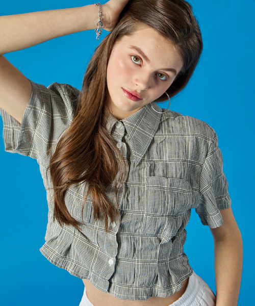 MUSINSA | KOLEAT Summer Cooling Preppy Pleated Checkered Slim Cropped Short-sleeved Shirt [Black]