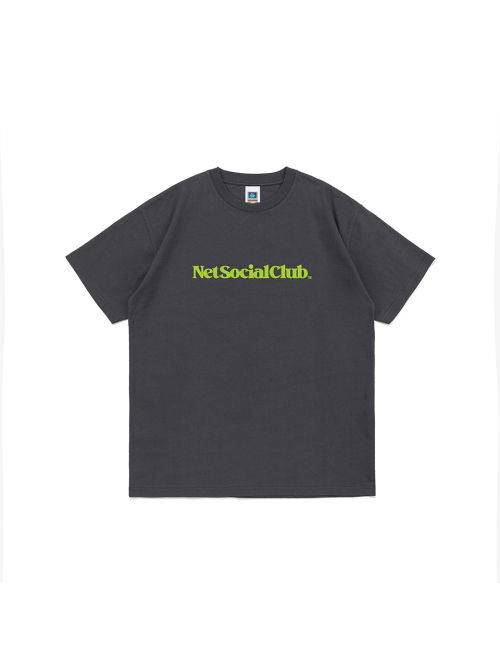 MUSINSA | NET SOCIAL CLUB VIVID STRAIGHT LOGO TEE (CHARCOAL)