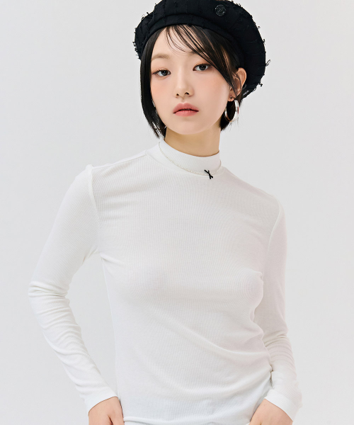 MUSINSA | CHASECULT Women's Basic Half Neck T-Shirt - White