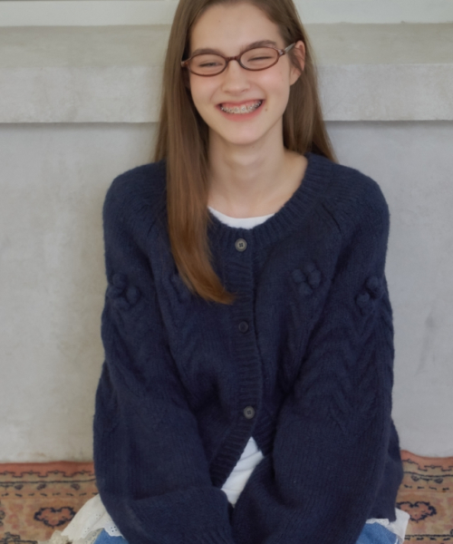 'HANDMADE FLOWER CABLE PUFF KNIT CARDIGAN NAVY' 최저가 검색, 최저가 88,000원 - 할인 알림