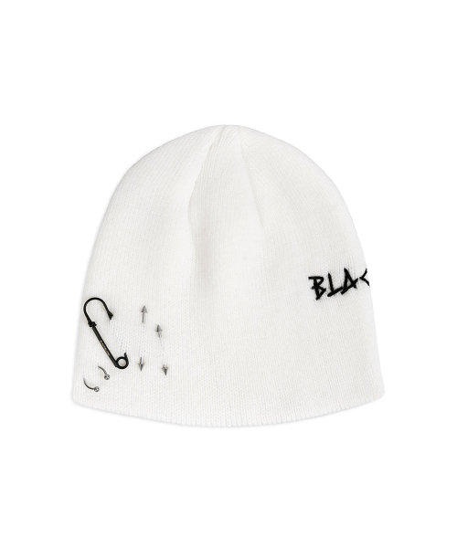 MUSINSA | BLACKBLOND Vivid Embross Logo Piercing Beanie (White)