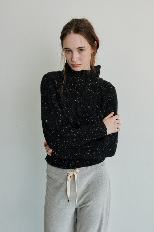 MUSINSA | MAGNET Roll turtleneck Sweater
