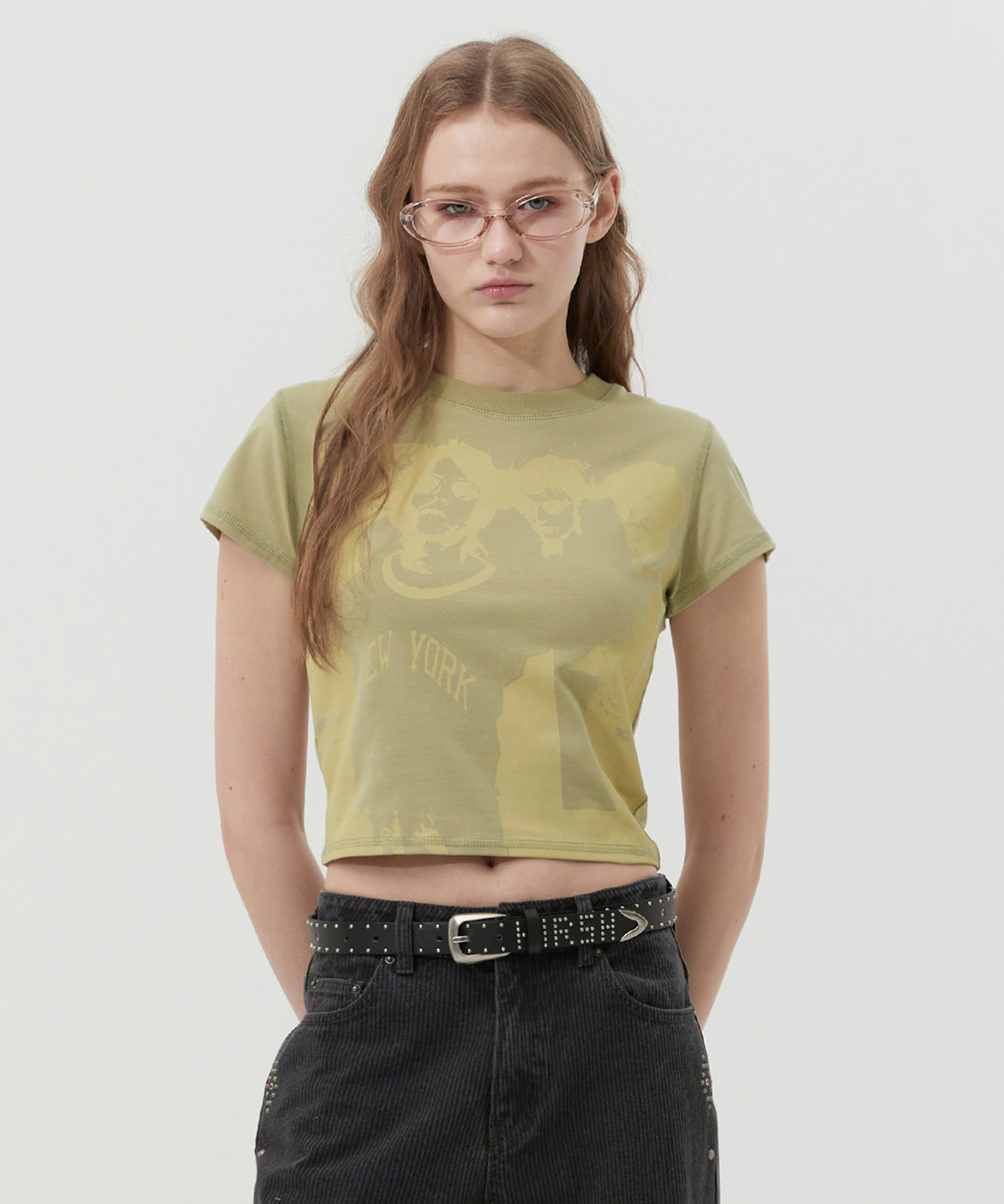 Kirsh 復古圖案短版T恤（橄欖綠） (Creatrip)