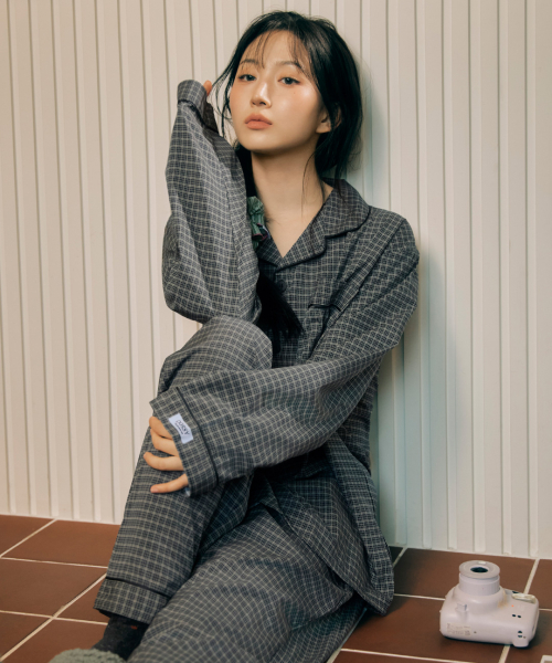 도씨(DOSSY) [2SET] 실크핏 더스트 긴팔 커플 잠옷 세트 - 사이즈 & 후기 | 무신사