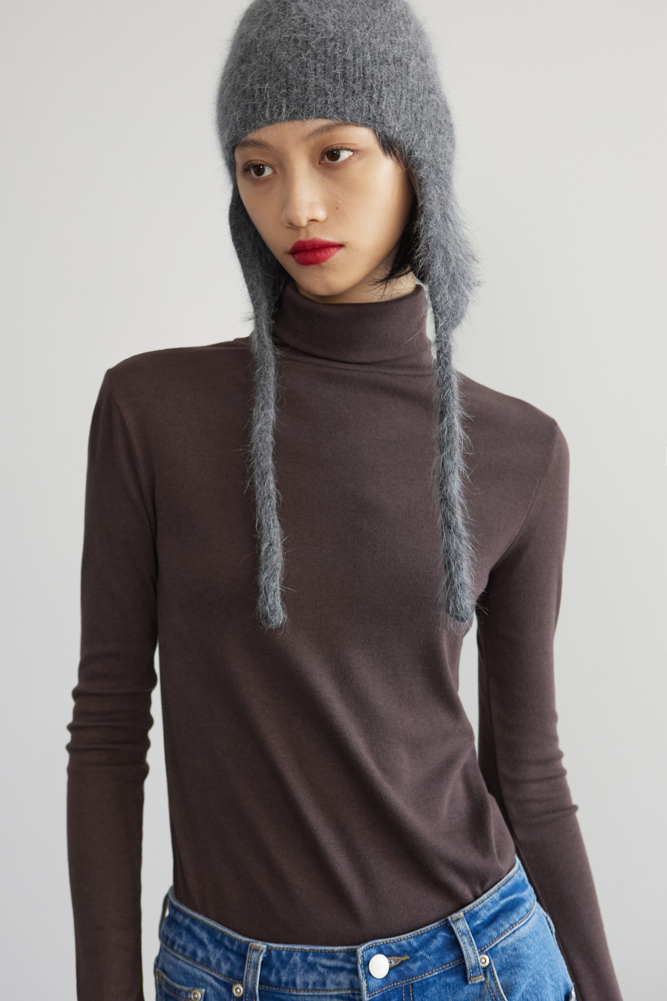 BASIC TURTLE NECK TOP BROWN - 감도 깊은 취향 셀렉트샵 29CM