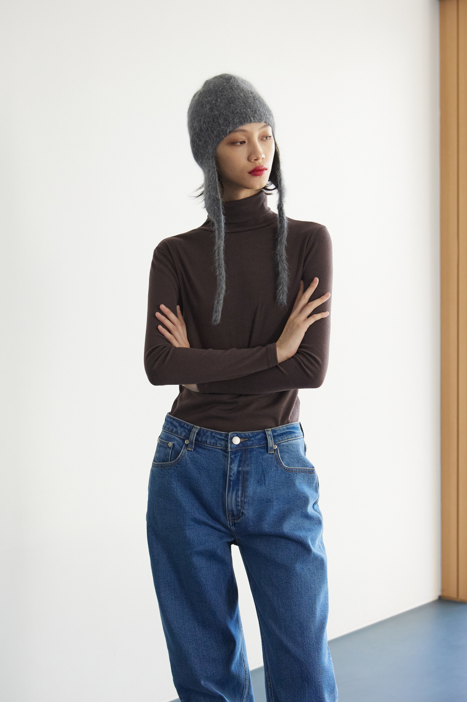 BASIC TURTLE NECK TOP BROWN - 감도 깊은 취향 셀렉트샵 29CM