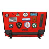 Incase Skate Messenger Bag, 수많은 기능이 내장된 가장 사치스러운 메신저 백 | 무신사