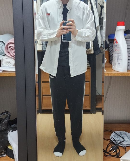 MUSINSA | VTWO Logo Emblem Shirt_White