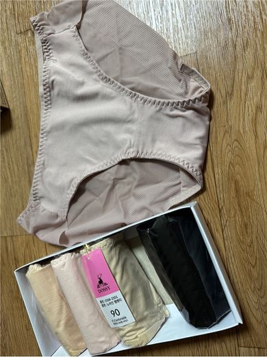 MUSINSA公式 | DOSSY No-line ham panties 5-piece set case