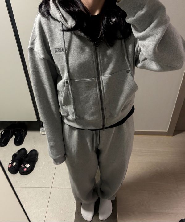 MUSINSA公式 | KHAKIPOINT Rivet Hood Zip-up (black)