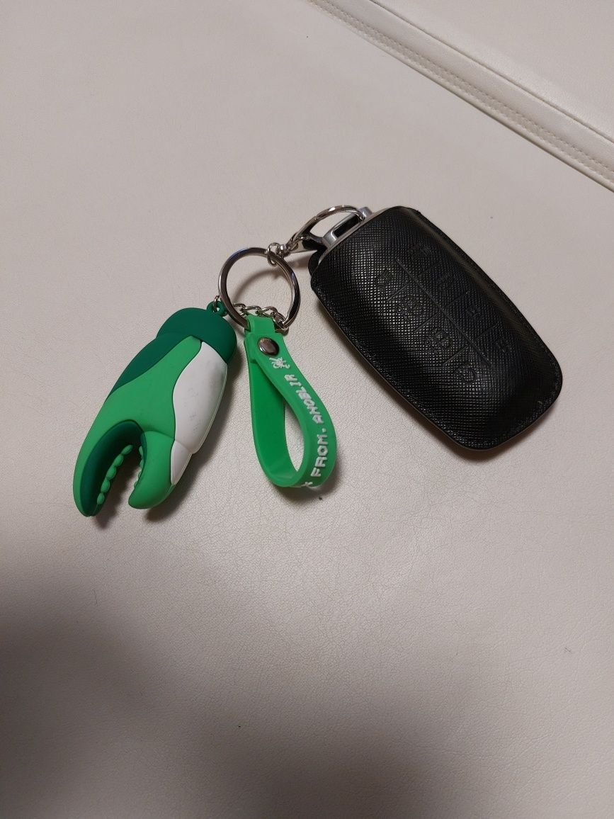 MUSINSA | ANOBLIR [Anoblier x QWER Magenta] Rock Crab Keyring