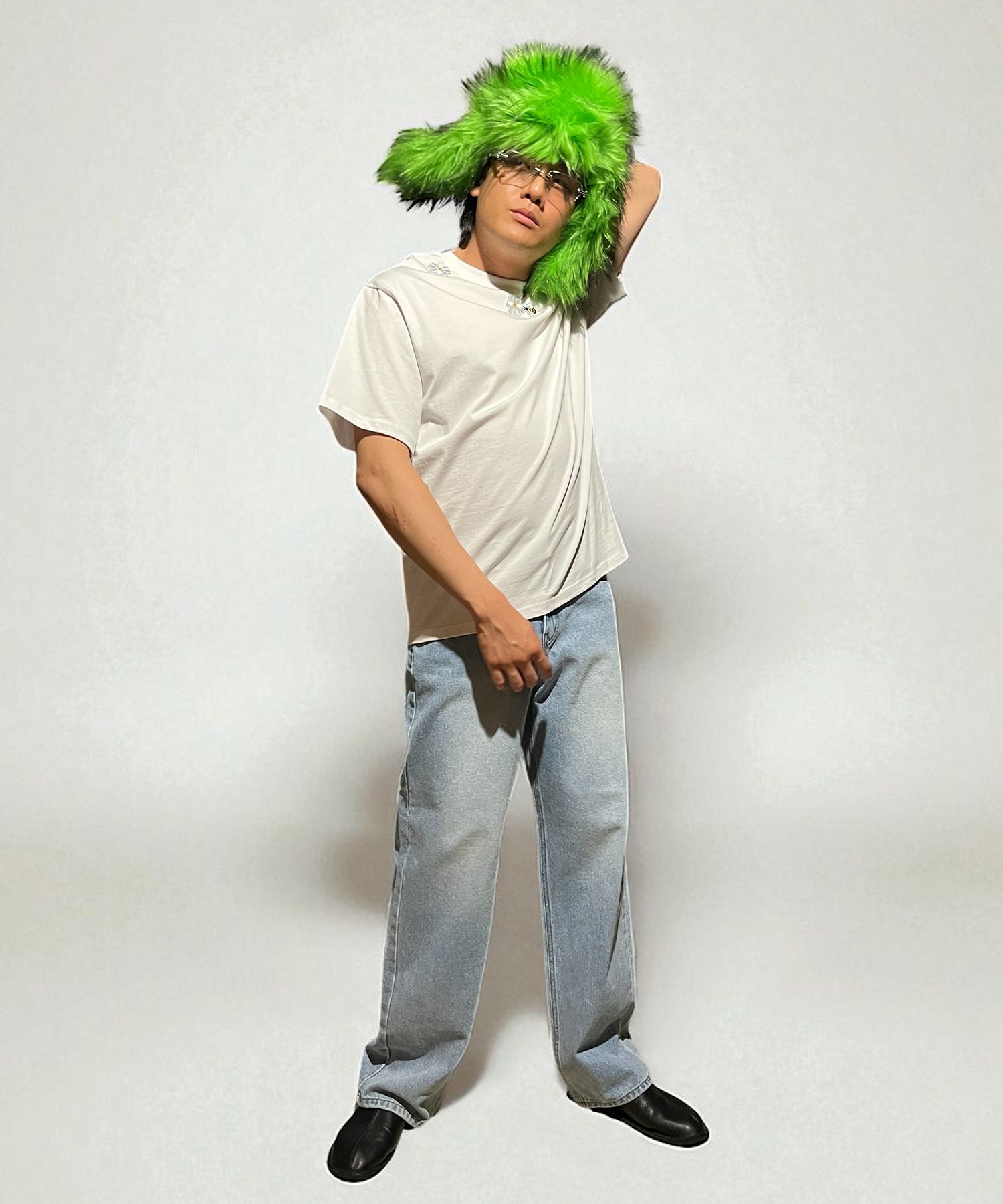 MUSINSA | BORN SLIPPY Daisy Bee T-shirt (White)