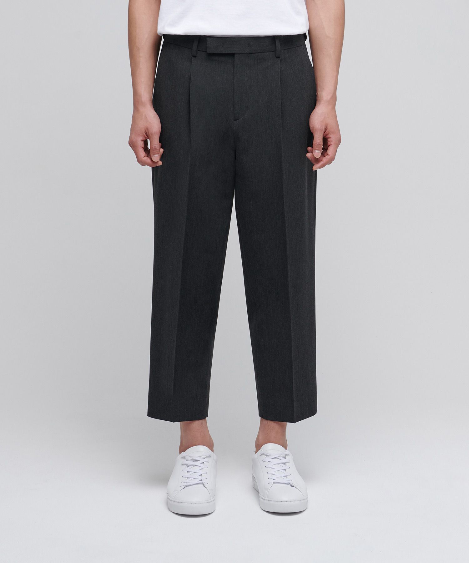 MUSINSA | MUSINSA STANDARD LOOSE TAPERED HIDDEN ELASTIC WAISTBAND ...