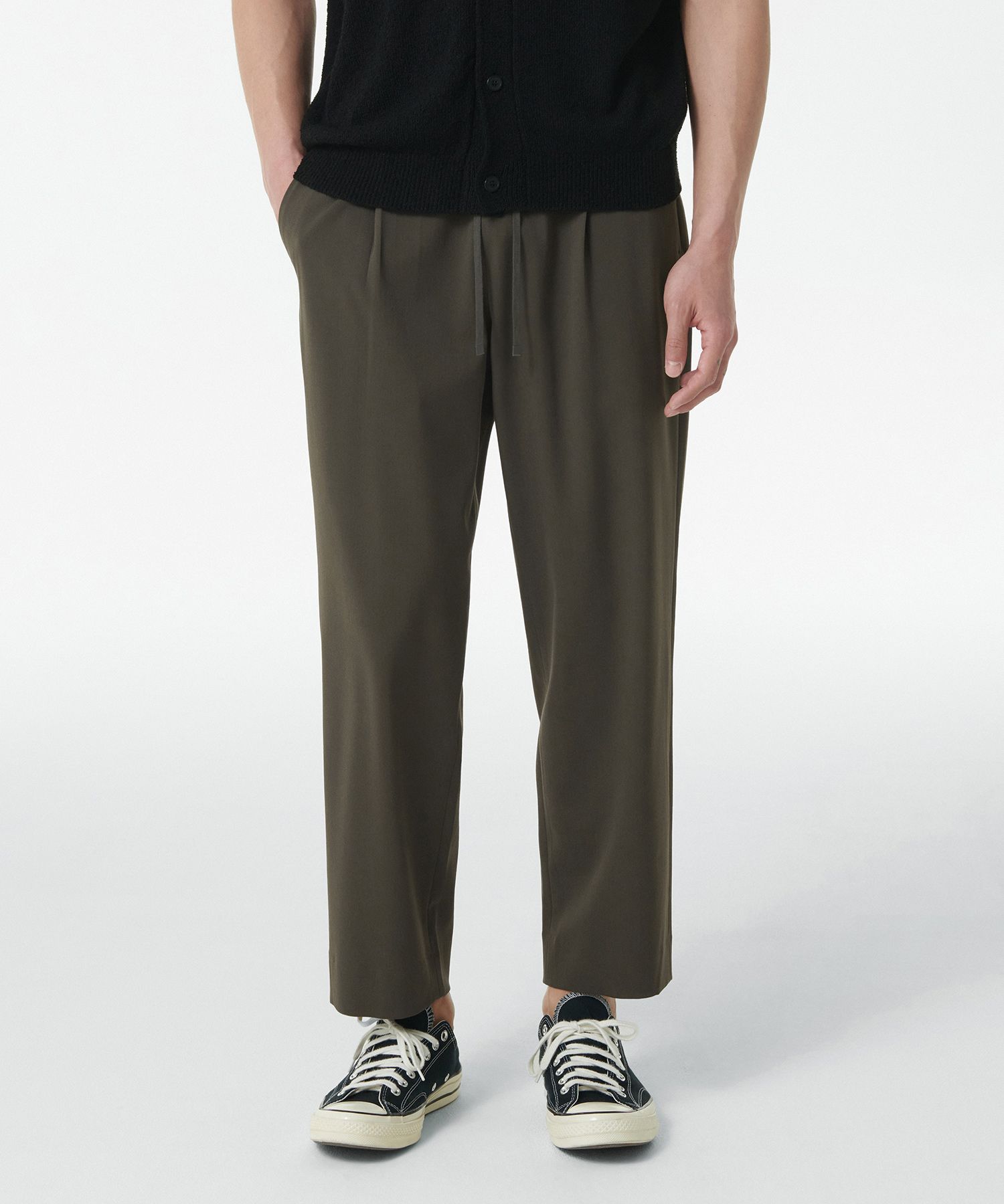 MUSINSA | MUSINSA STANDARD WIDE EASY ELASTIC WAIST CROPPED SLACKS ...