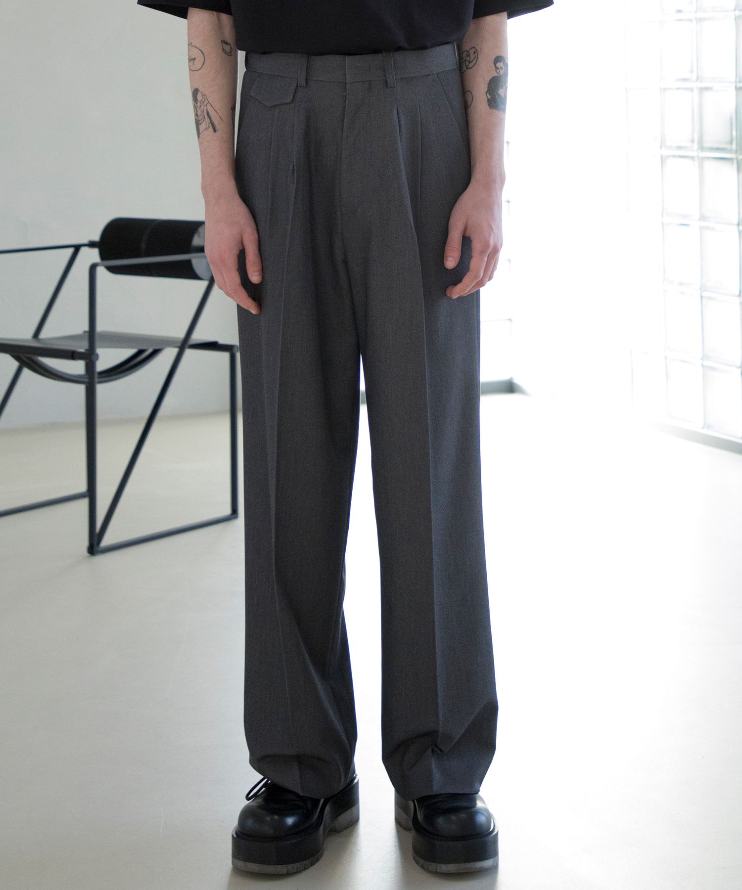 MUSINSA | SIGNATURE Two-Tuck Wide Slacks [Grey]