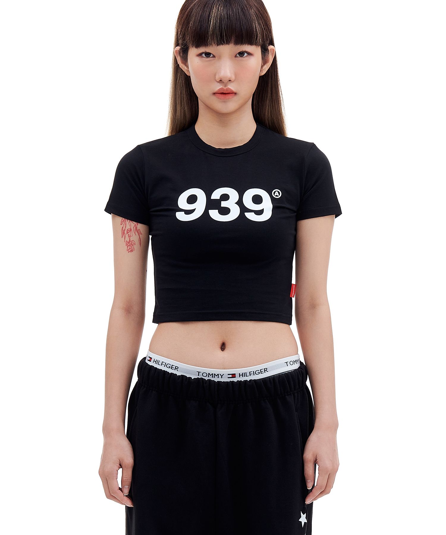 MUSINSA公式 | ARCHIVE BOLD 939 LOGO CROP TOP_BLACK
