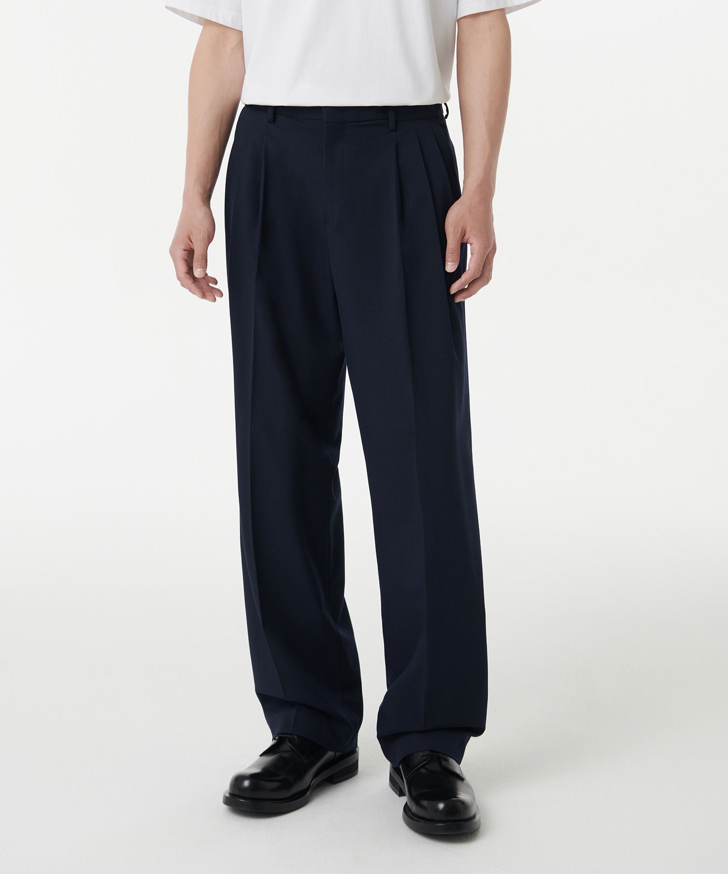 MUSINSA | MUSINSA STANDARD THREE PLEATED SEMI-BALLOON SLACKS_NAVY