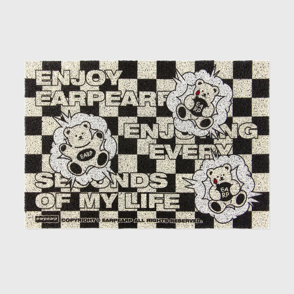 MUSINSA | EARPEARP CHECK BOARD BABA-BLACK/IVORY (release mat)