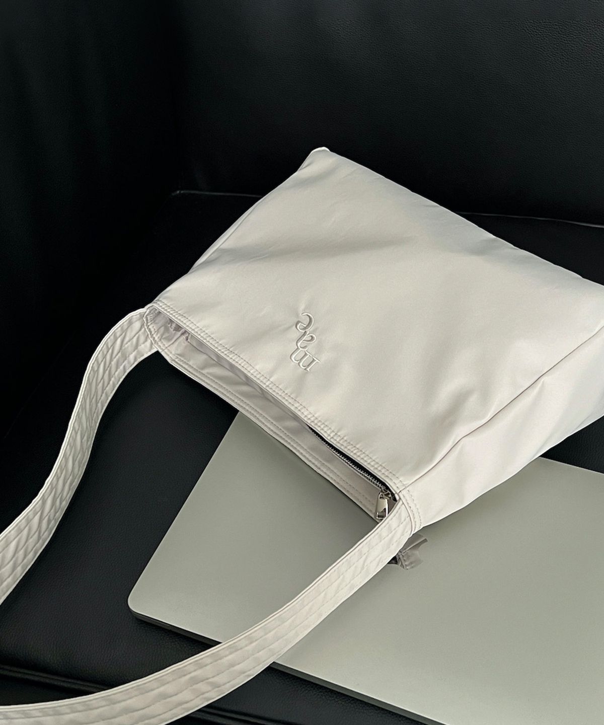 무쿠앤에보니(MUCU AND EBONY) Comfy Bag _ Warm grey - 사이즈 & 후기 | 무신사