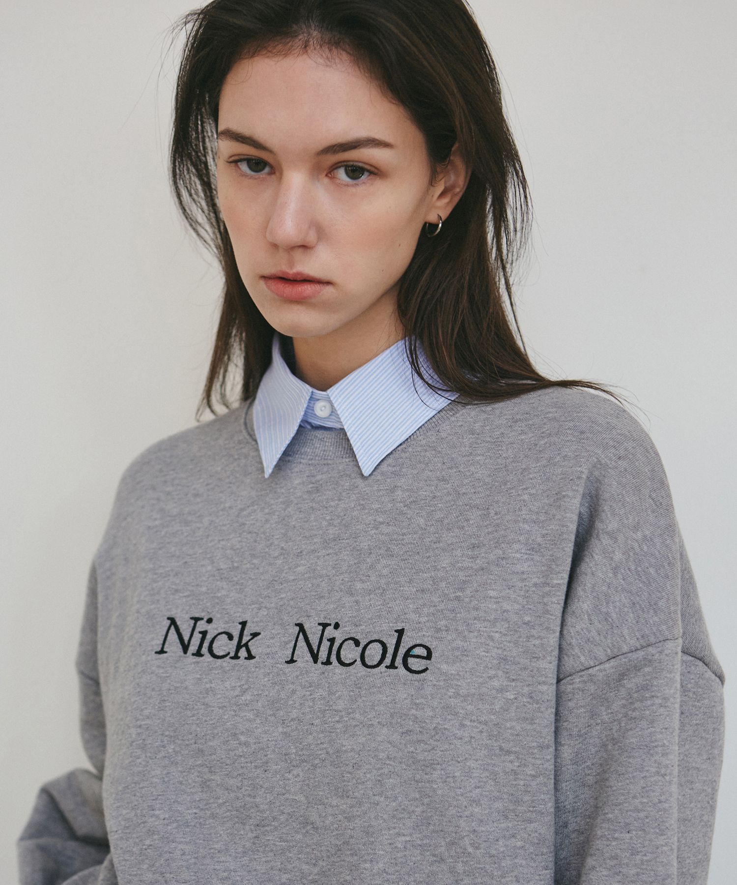 MUSINSA公式 | NICK&NICOLE NICOLE CLASSIC LOGO SWEATSHIRT_GRAY