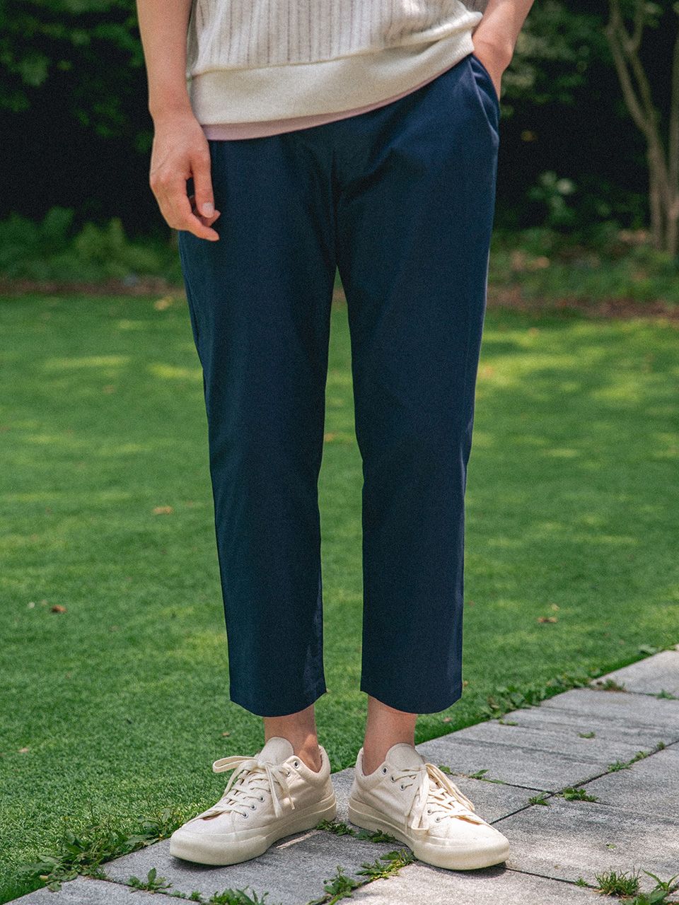 MUSINSA | ALVINCLO [DE LUXE] Span One-Tuck Wide Crop Pants DLX1253 (4 ...