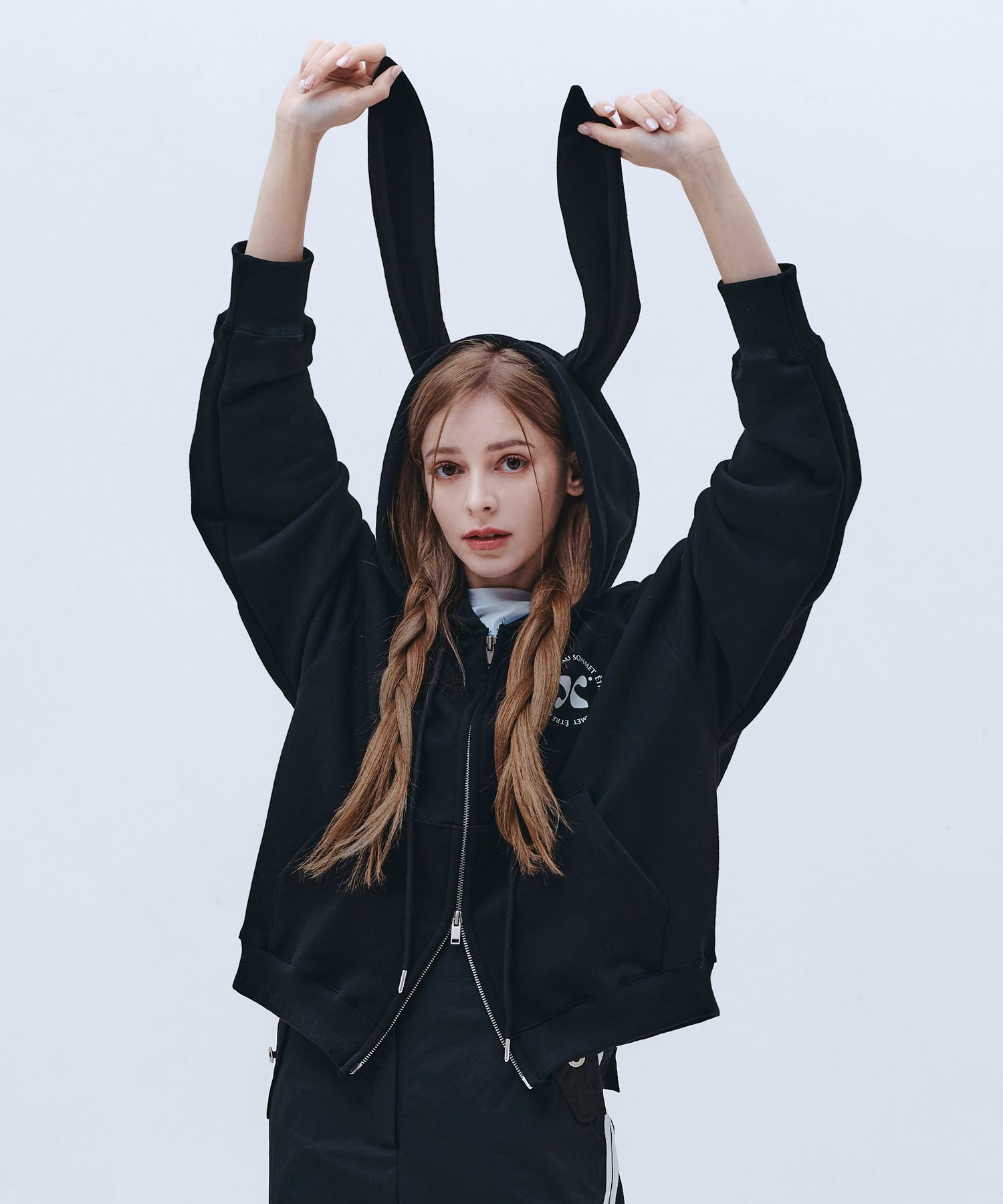 MUSINSA | ETRE AU SOMMET Rabbit Hood Zip-up (Black)