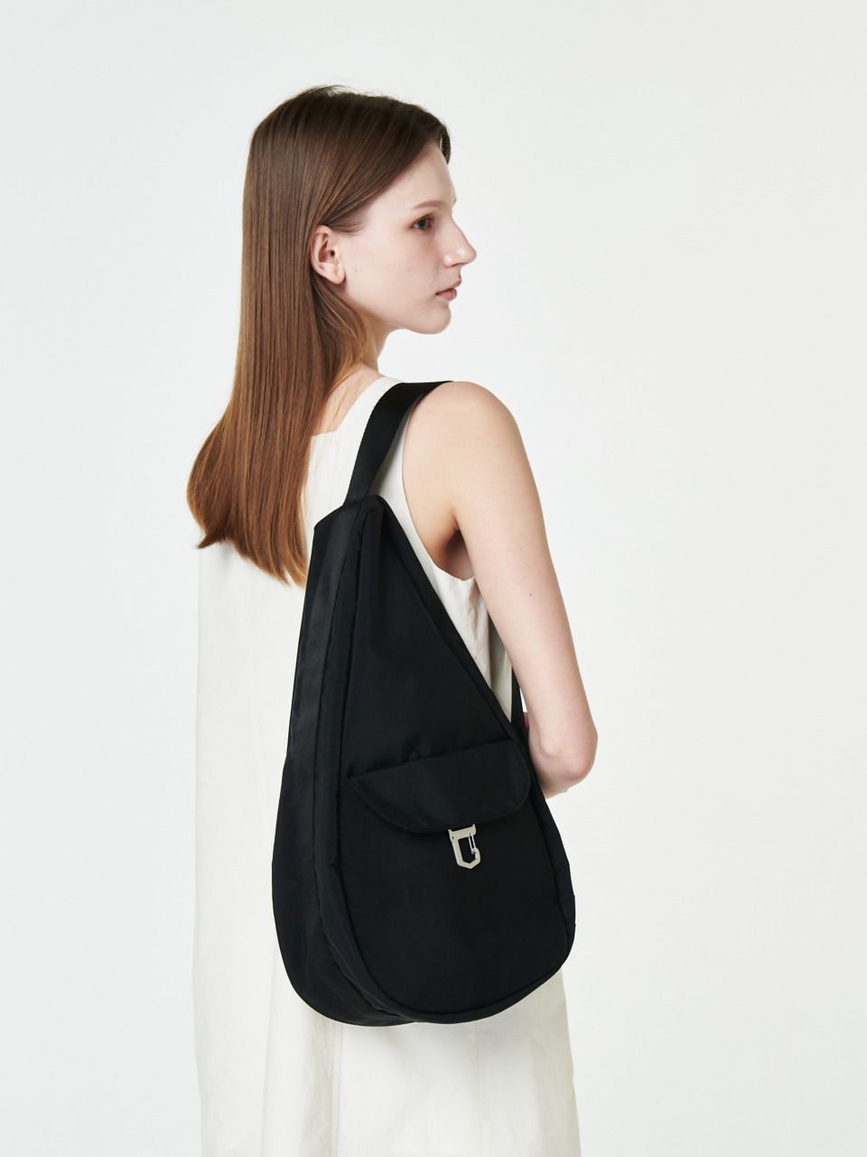 MUSINSA公式 | ACOC Avocado Sling Bag_Black