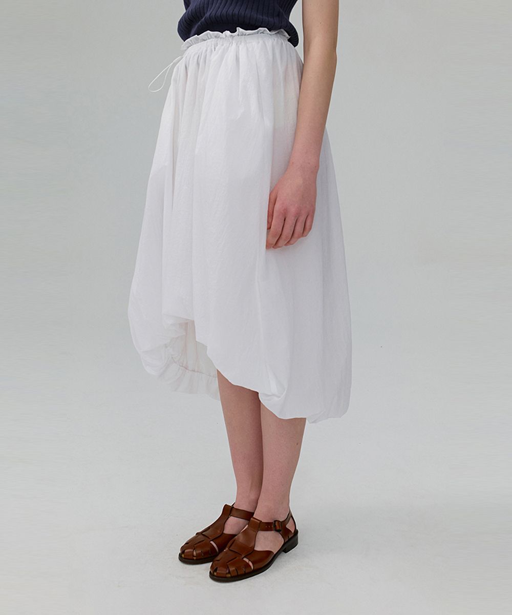 MUSINSA | AHWE Asymmetric Balloon Skirt_WHITE