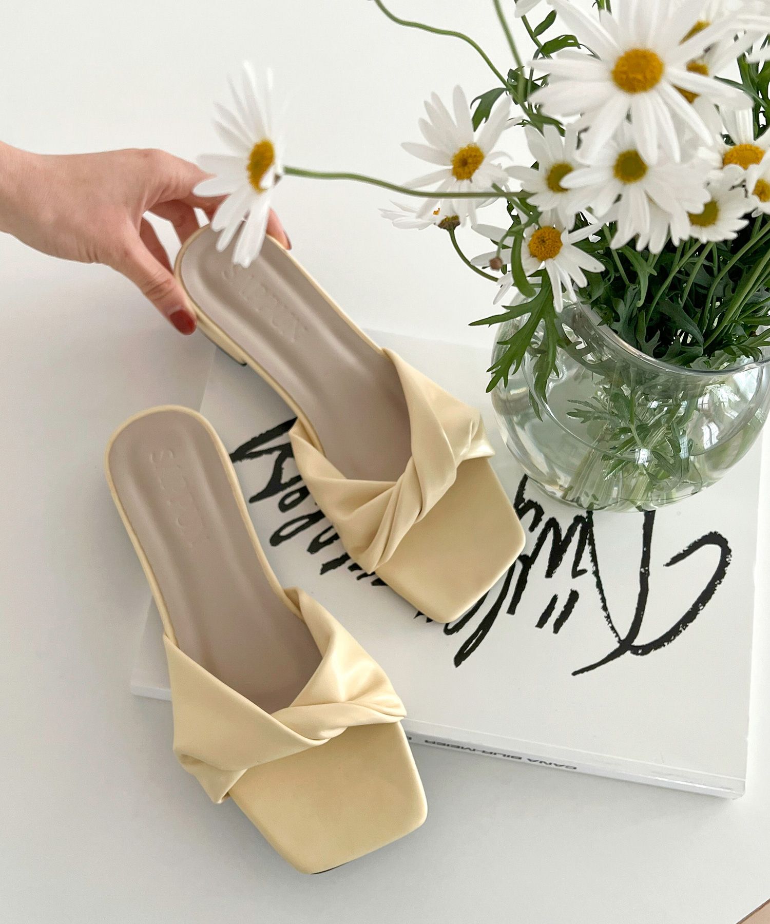 MUSINSA公式 | SAPPUN Shuany Twisted Strap Slipper (2cm)