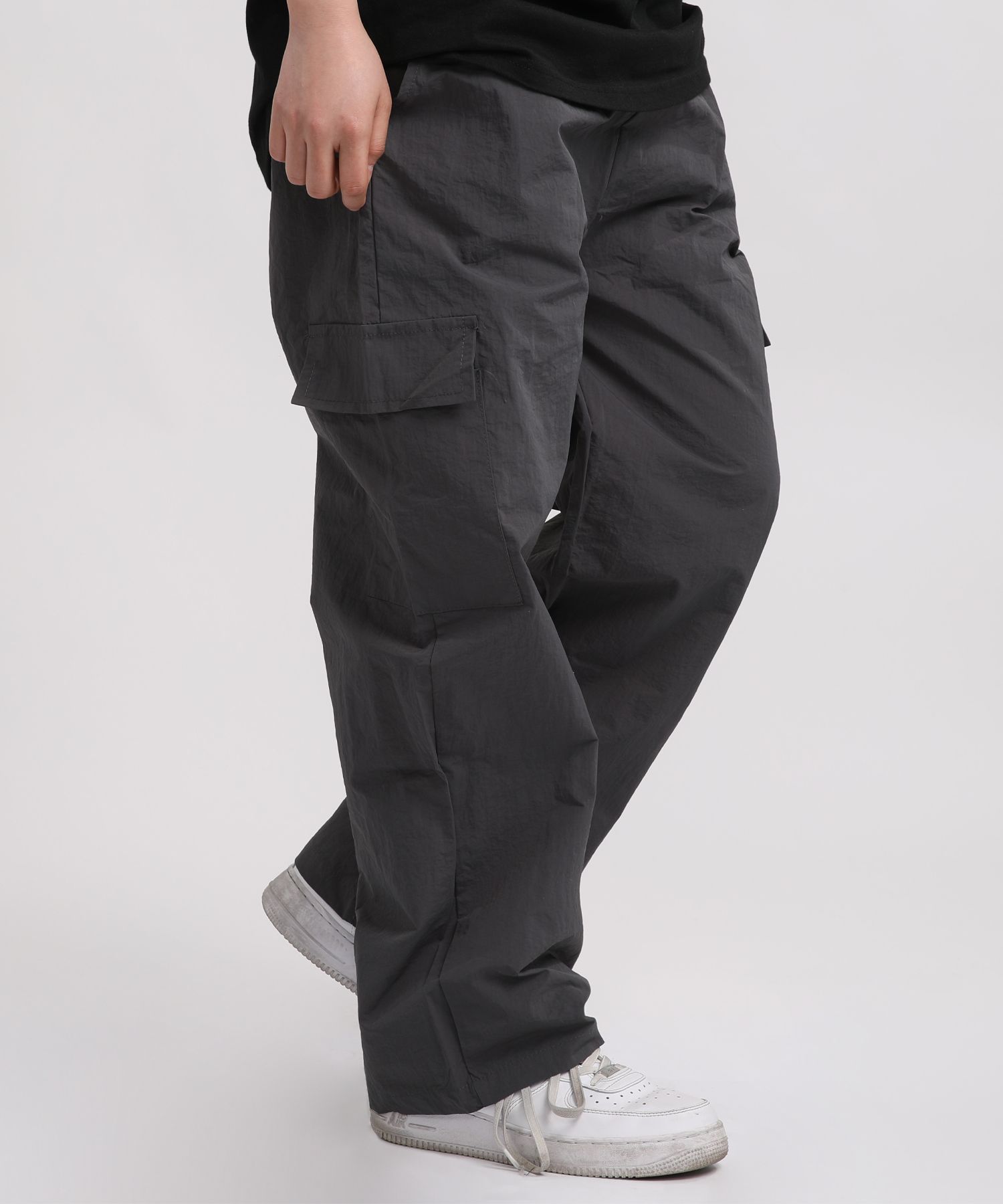 MUSINSA公式 | NP STUDIO Nylon Wide Cargo Pants Charcoal