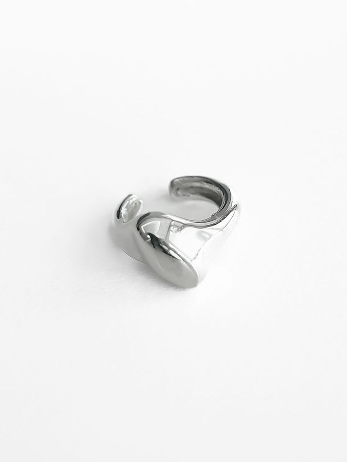 MUSINSA | INVISIBLE COLLAGE ROUNDED CAP EAR-CUFF-SILVER